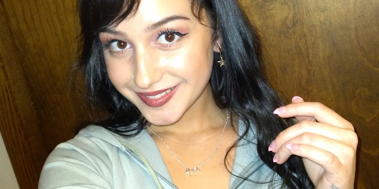 Dolly Molly OnlyFans | @dollymollyxo review (Leaks, Videos, Nudes)